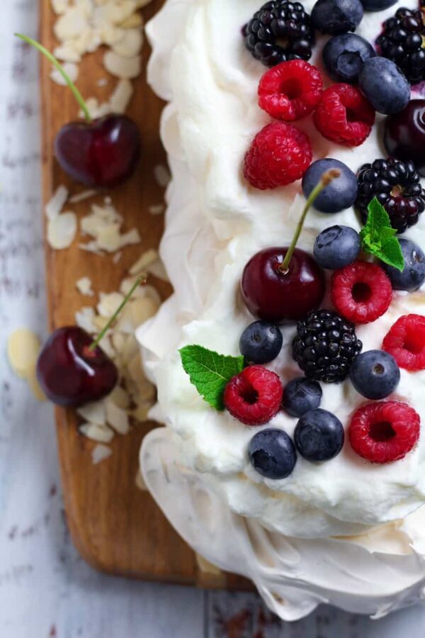 How To Make Christmas Pavlova Slice - Days of Jay
