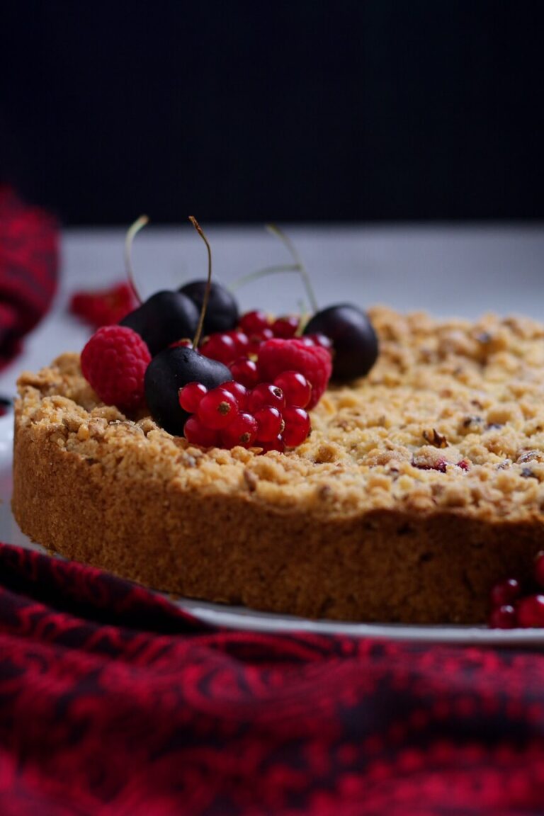 How to Make Red Currant Crumble Cake - Days of Jay