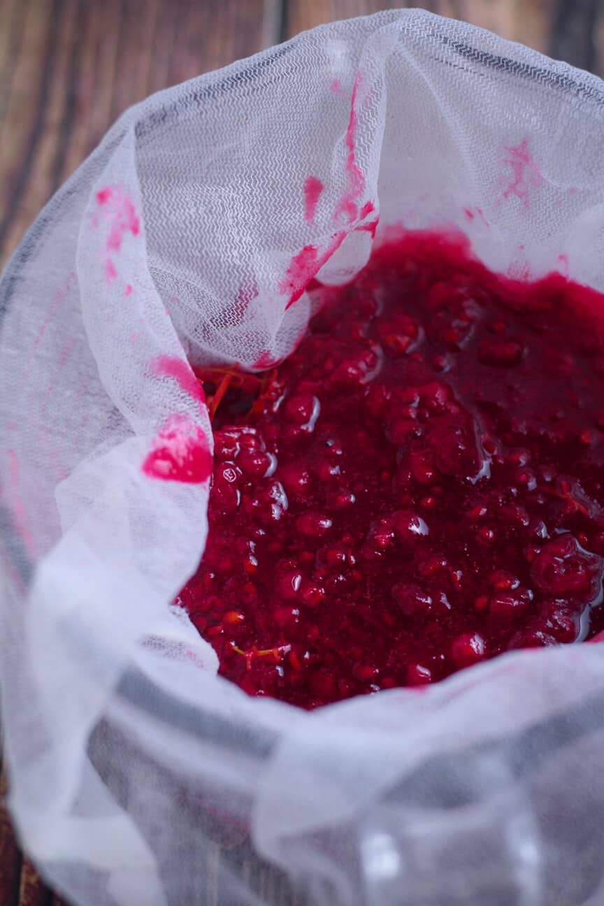 How to Make Tangy Redcurrant Jelly - No added Pectin! - Days of Jay