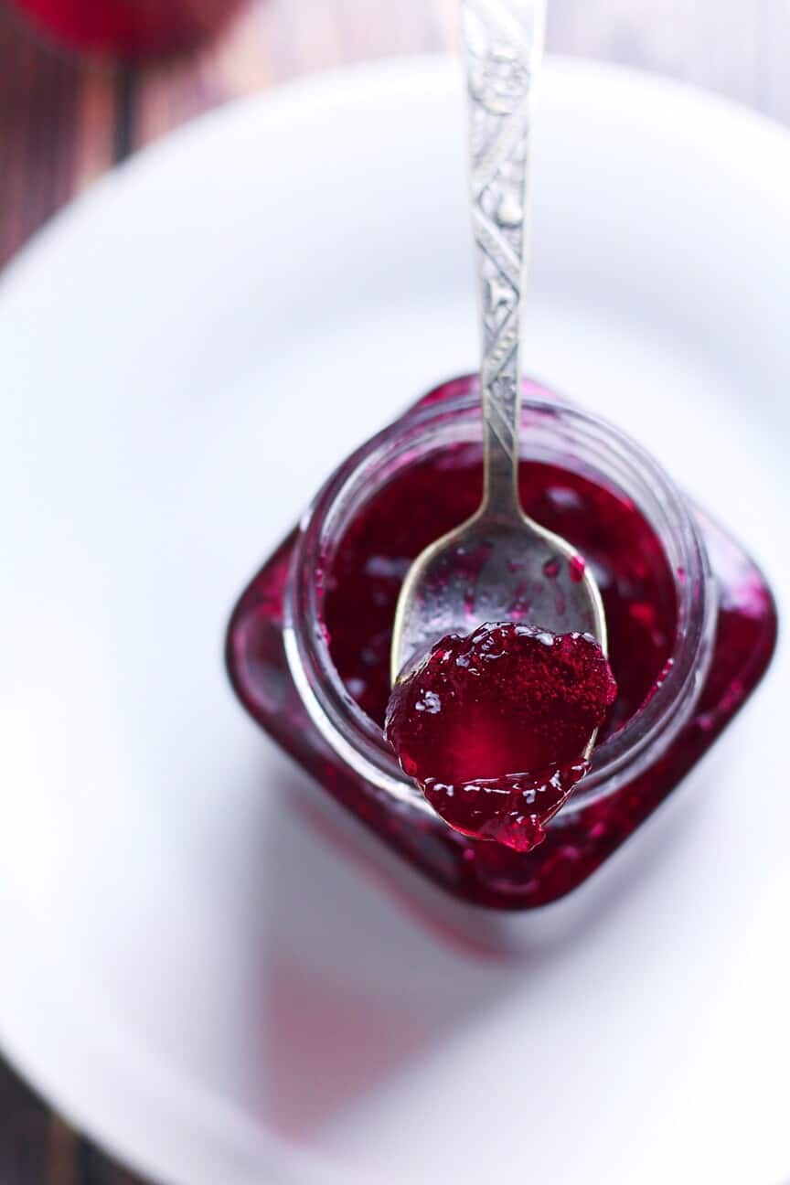 How to Make Tangy Redcurrant Jelly - No added Pectin! - Days of Jay