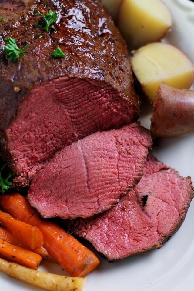 How to make Perfect Slow Roast Beef - Days of Jay