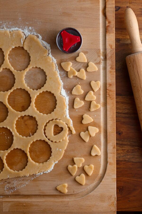 How to make Spitzbuben - German Christmas Cookies - Days of Jay