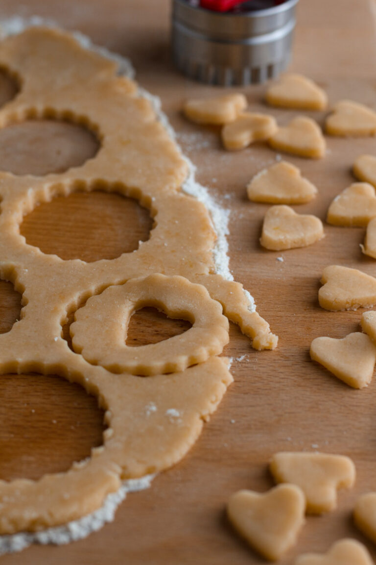 How to make Spitzbuben - German Christmas Cookies - Days of Jay