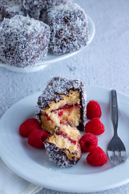 How to make Classic Australian Lamingtons - Days of Jay