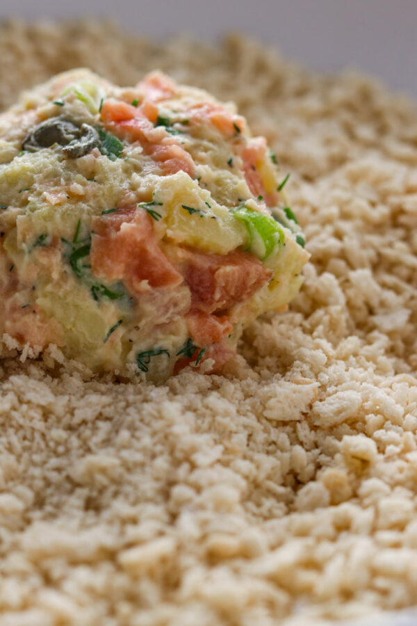 Easy Salmon Cakes (with fresh salmon!) - Days of Jay